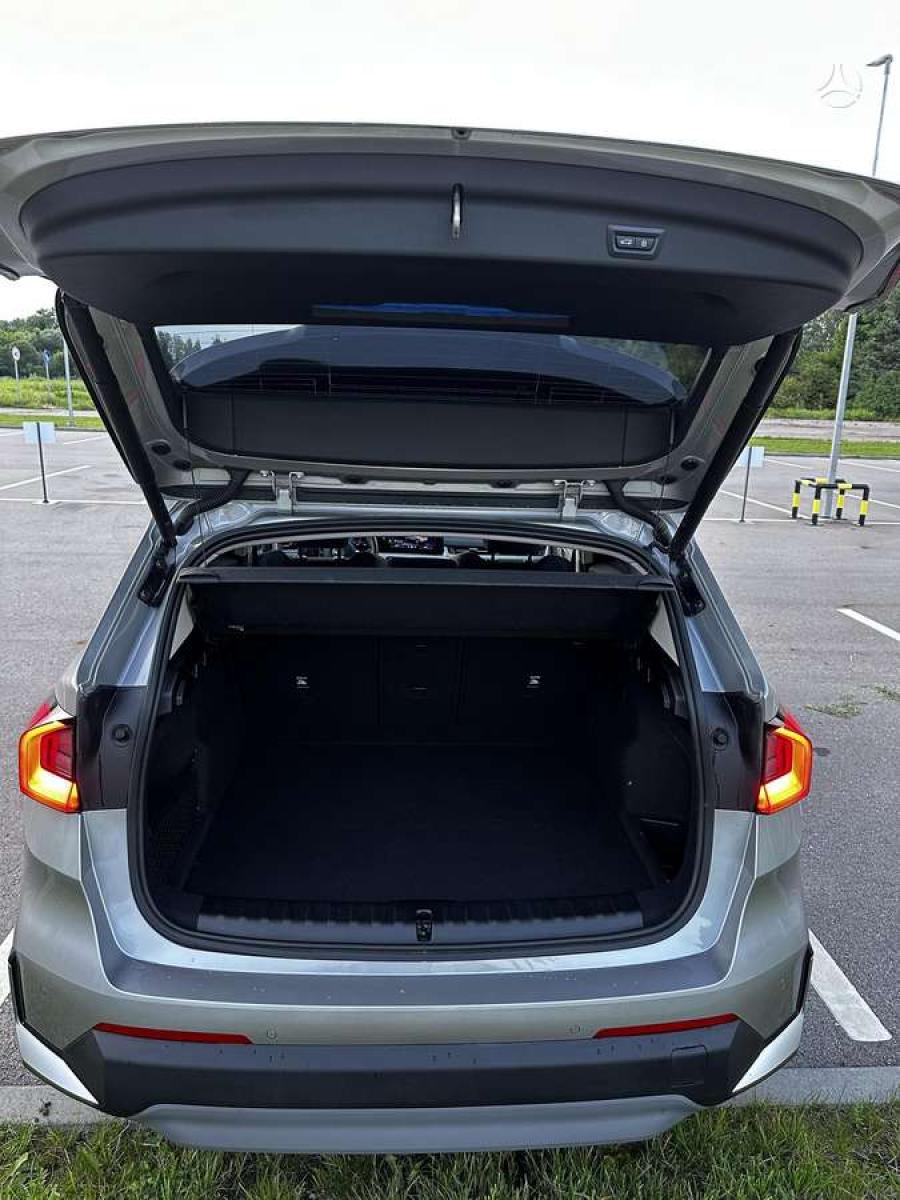 Pelēks BMW iX1 2024 Kauņa, ar dzinēja tilpumu 0.00 L un nobraukumu 25 tūkst. km par 34990 €, foto 17 vietnē AUTOMOTO.COM.LV