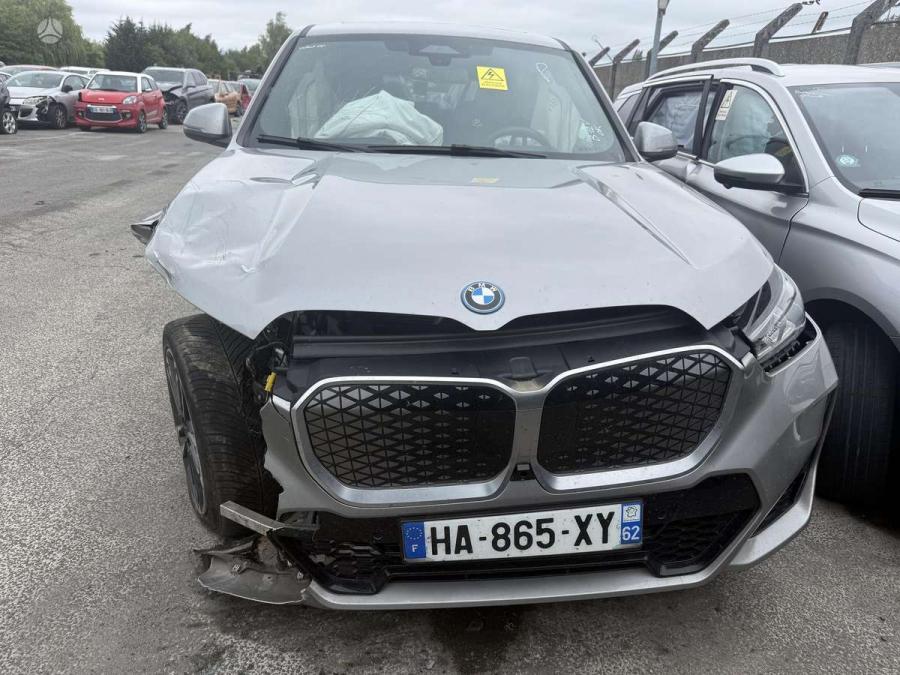 Pelēks BMW iX1 2024 Kauņa, ar dzinēja tilpumu 0.00 L un nobraukumu 50 tūkst. km par 15500 €, foto 4 vietnē AUTOMOTO.COM.LV
