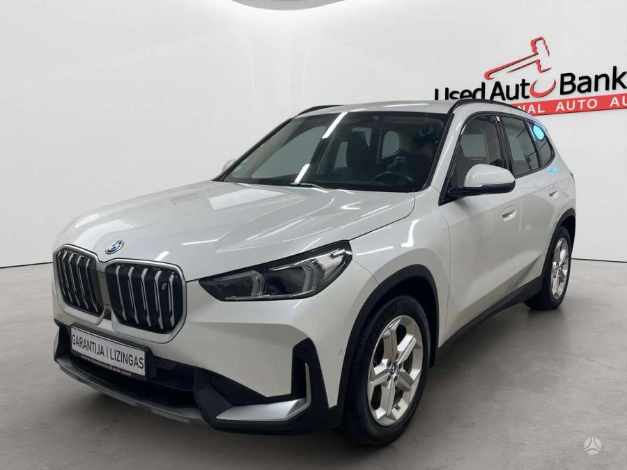 Balts BMW iX1 2023 Viļņa, ar dzinēja tilpumu 0.00 L un nobraukumu 145 tūkst. km par 26015 €, foto 1 vietnē AUTOMOTO.COM.LV