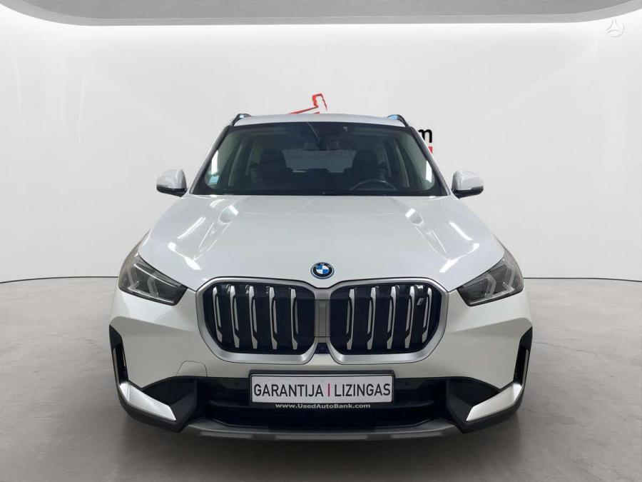 Balts BMW iX1 2023 Viļņa, ar dzinēja tilpumu 0.00 L un nobraukumu 145 tūkst. km par 26015 €, foto 3 vietnē AUTOMOTO.COM.LV