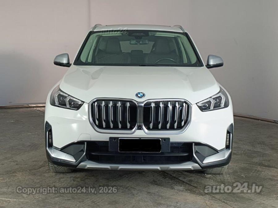 Balts BMW iX1 2023 Tallina, ar dzinēja tilpumu 0.00 L un nobraukumu 52 tūkst. km par 36900 €, foto 1 vietnē AUTOMOTO.COM.LV