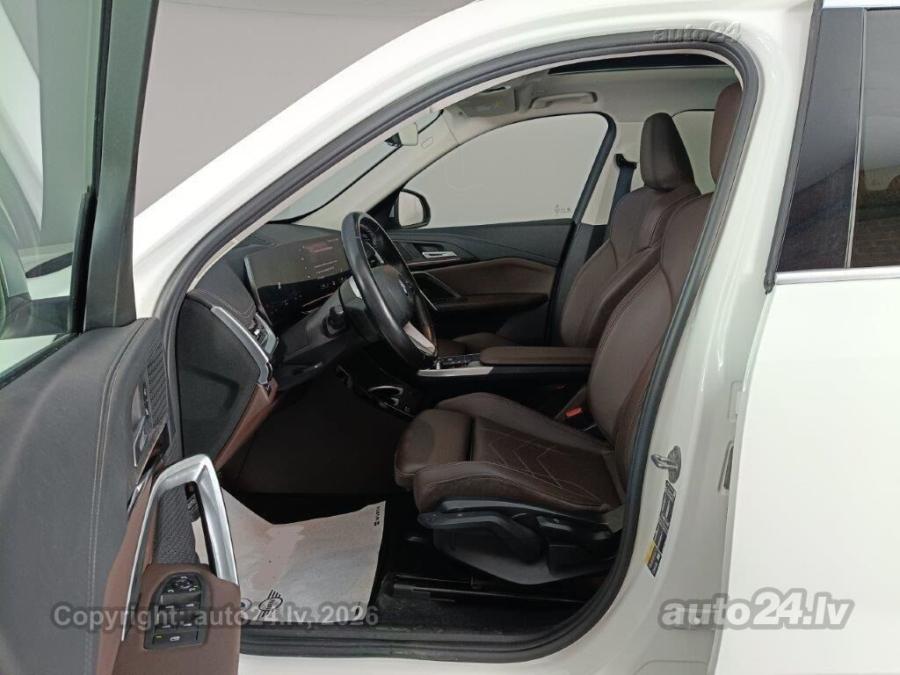 Balts BMW iX1 2023 Tallina, ar dzinēja tilpumu 0.00 L un nobraukumu 52 tūkst. km par 36900 €, foto 7 vietnē AUTOMOTO.COM.LV