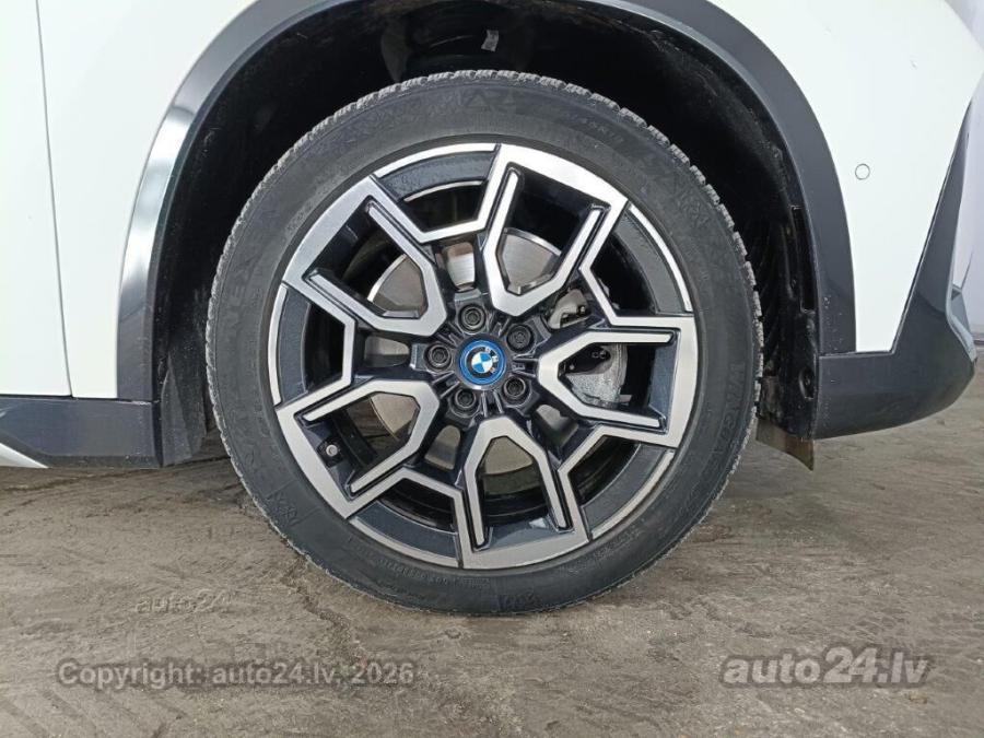 Balts BMW iX1 2023 Tallina, ar dzinēja tilpumu 0.00 L un nobraukumu 52 tūkst. km par 36900 €, foto 15 vietnē AUTOMOTO.COM.LV