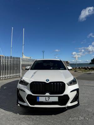 Balts BMW iX1 2023 Tallina, ar dzinēja tilpumu 0.00 L un nobraukumu 44 tūkst. km par 44900 €, foto 3 vietnē AUTOMOTO.COM.LV