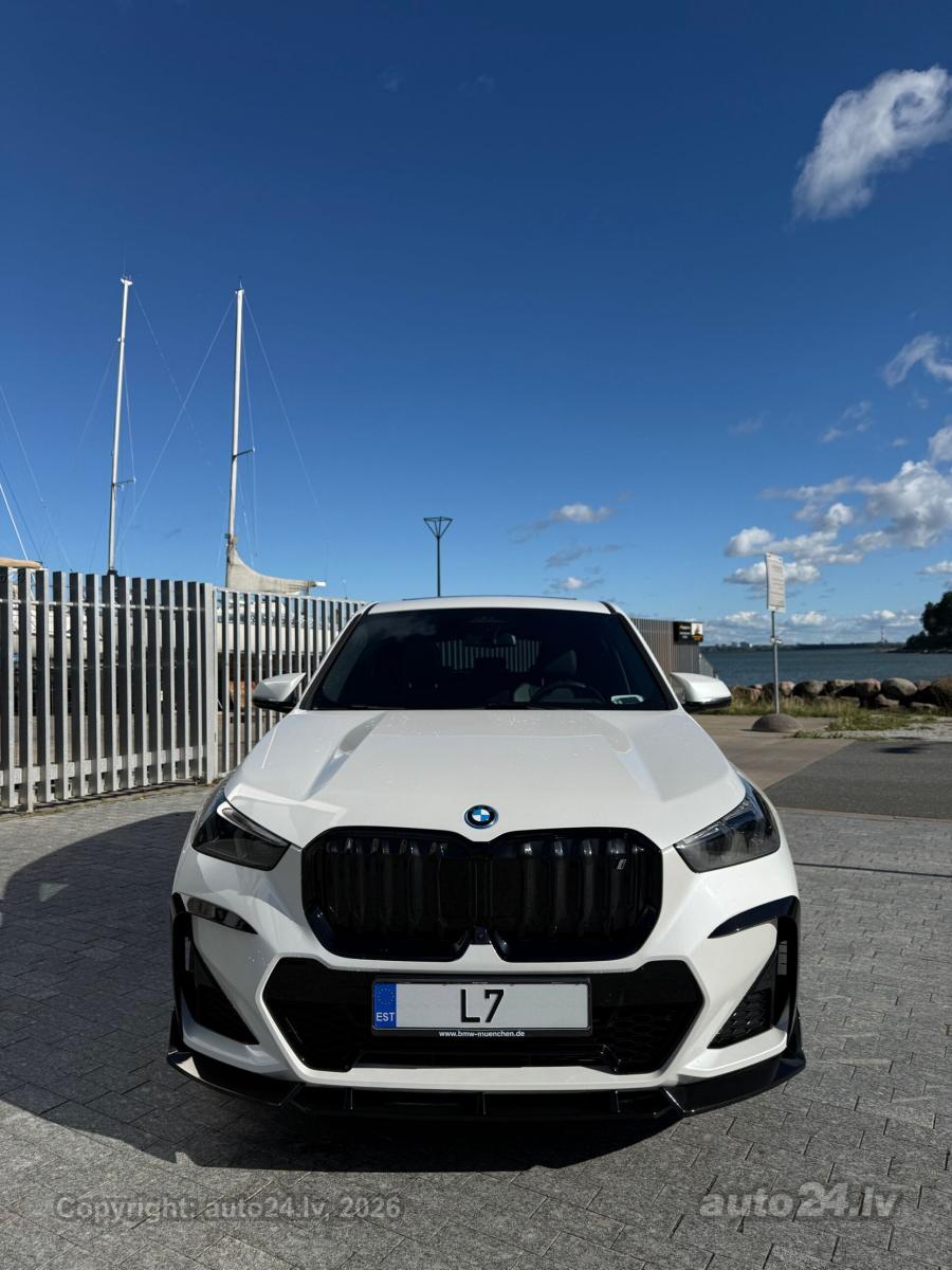 Balts BMW iX1 2023 Tallina, ar dzinēja tilpumu 0.00 L un nobraukumu 44 tūkst. km par 44900 €, foto 3 vietnē AUTOMOTO.COM.LV
