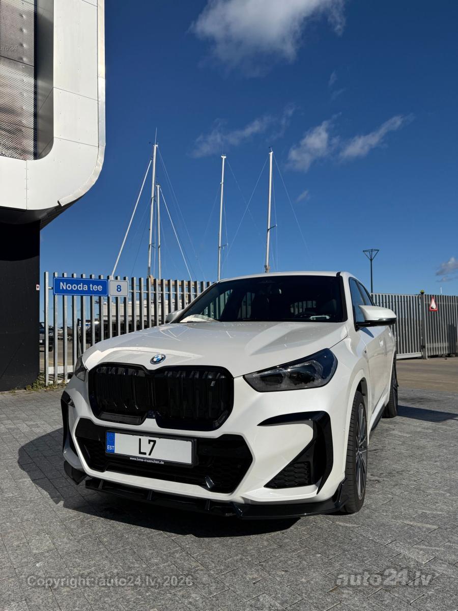 Balts BMW iX1 2023 Tallina, ar dzinēja tilpumu 0.00 L un nobraukumu 44 tūkst. km par 44900 €, foto 4 vietnē AUTOMOTO.COM.LV