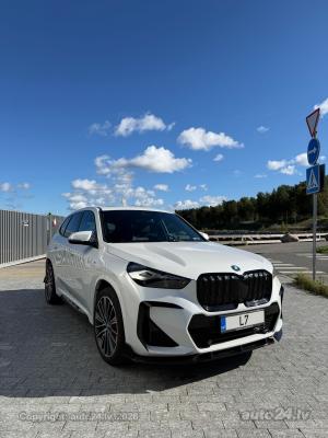 Balts BMW iX1 2023 Tallina, ar dzinēja tilpumu 0.00 L un nobraukumu 44 tūkst. km par 44900 €, foto 5 vietnē AUTOMOTO.COM.LV