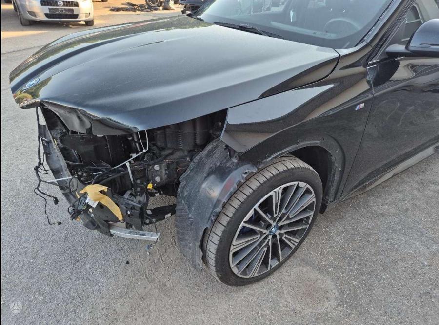 Melns BMW iX2 2025 Klaipėda, ar dzinēja tilpumu 0.00 L un nobraukumu 32 tūkst. km par 12600 €, foto 16 vietnē AUTOMOTO.COM.LV