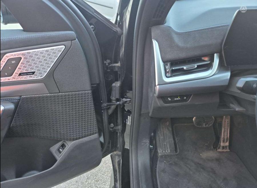 Melns BMW iX2 2025 Klaipėda, ar dzinēja tilpumu 0.00 L un nobraukumu 32 tūkst. km par 12600 €, foto 21 vietnē AUTOMOTO.COM.LV
