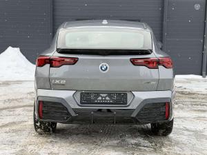 Pelēks BMW iX2 2025 Kauņa, ar dzinēja tilpumu 0.00 L un nobraukumu 1 tūkst. km par 29650 €, foto 4 vietnē AUTOMOTO.COM.LV