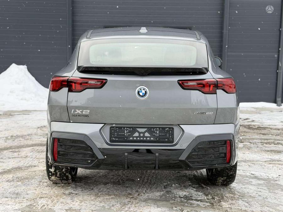 Pelēks BMW iX2 2025 Kauņa, ar dzinēja tilpumu 0.00 L un nobraukumu 1 tūkst. km par 29650 €, foto 4 vietnē AUTOMOTO.COM.LV