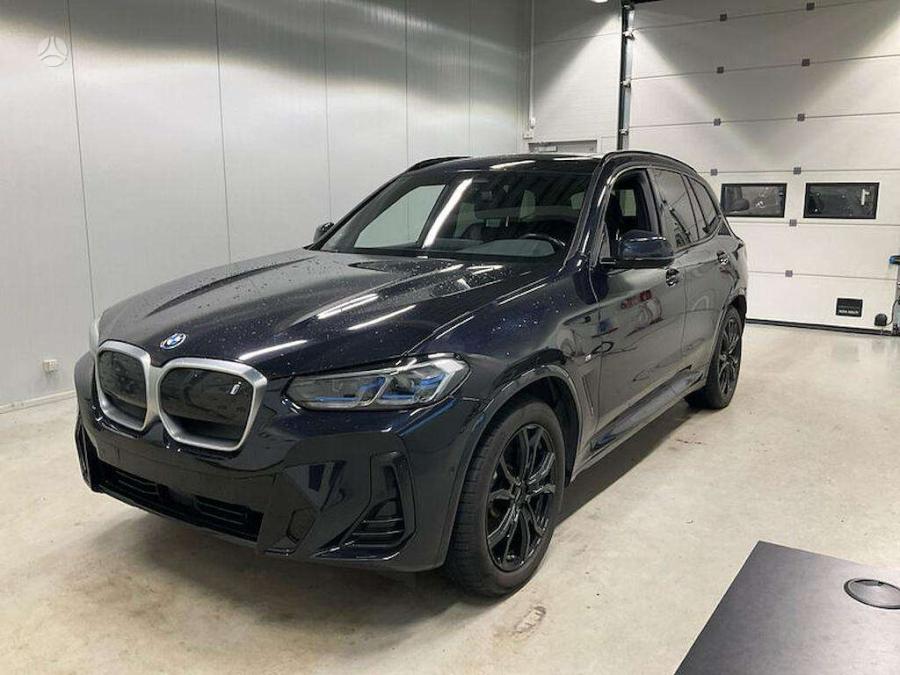 Melns BMW iX3 2022 Viļņa, ar dzinēja tilpumu 0.00 L un nobraukumu 145 tūkst. km par 34700 €, foto 1 vietnē AUTOMOTO.COM.LV