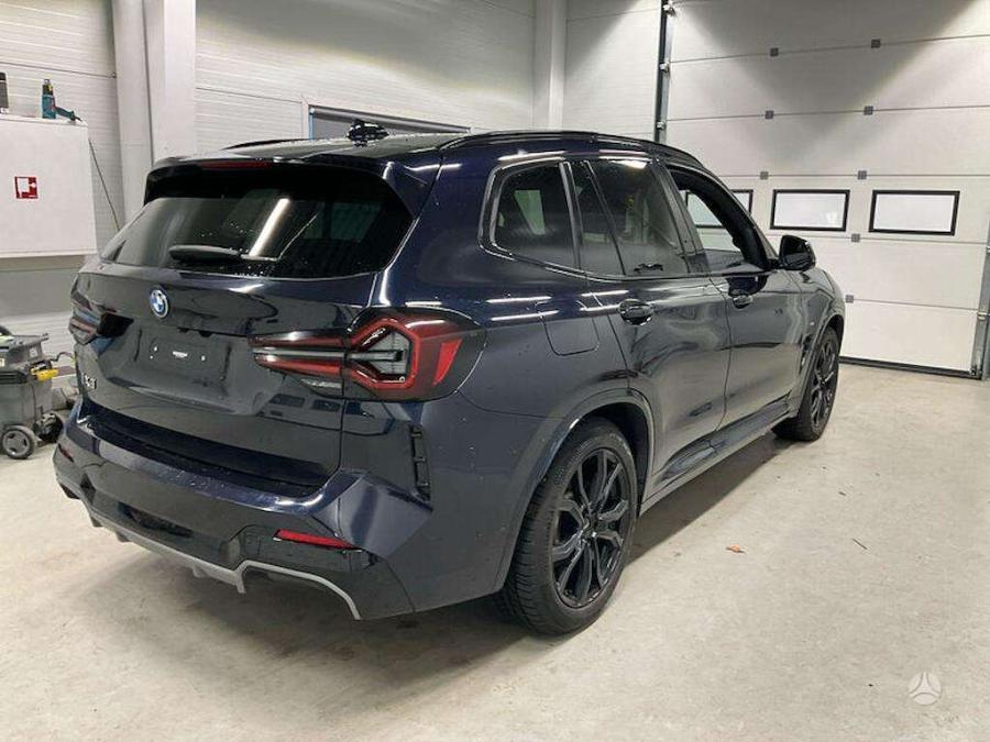 Melns BMW iX3 2022 Viļņa, ar dzinēja tilpumu 0.00 L un nobraukumu 145 tūkst. km par 34700 €, foto 2 vietnē AUTOMOTO.COM.LV