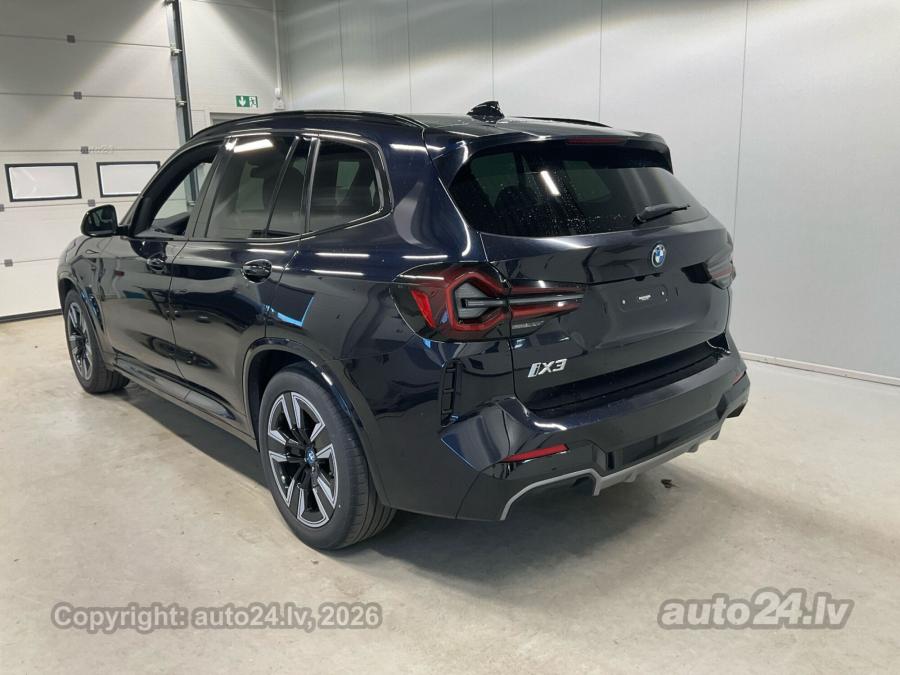 Black BMW iX3 2022 in Tartu, with an engine capacity of 0.00 L and mileage of 111 thousand km for 38900 €, photo 4 on AUTOMOTO.COM.LV