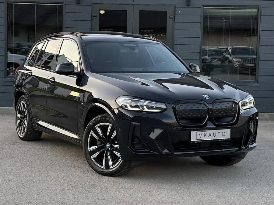 Melns BMW iX3 2023 Jelgava, ar dzinēja tilpumu 0.00 L un nobraukumu 160 tūkst. km par 32500 €, foto 1 vietnē AUTOMOTO.COM.LV