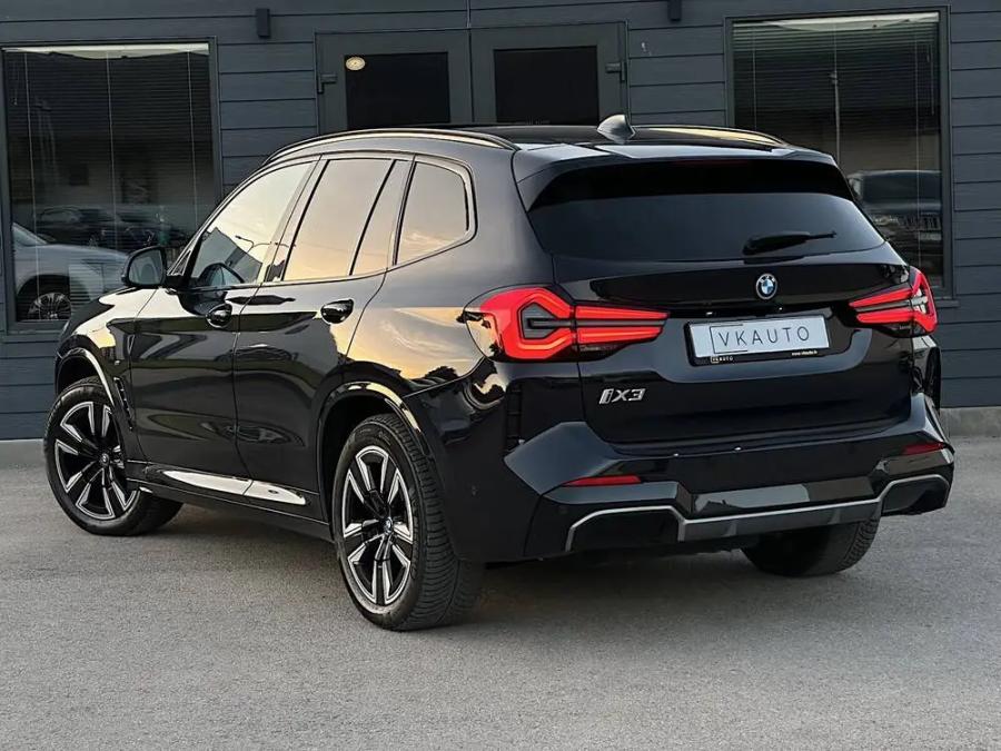 Melns BMW iX3 2023 Jelgava, ar dzinēja tilpumu 0.00 L un nobraukumu 160 tūkst. km par 32500 €, foto 3 vietnē AUTOMOTO.COM.LV