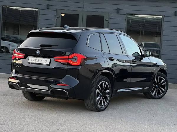 Black BMW iX3 2023 in Jelgava, with an engine capacity of 0.00 L and mileage of 160 thousand km for 32500 €, photo 4 on AUTOMOTO.COM.LV