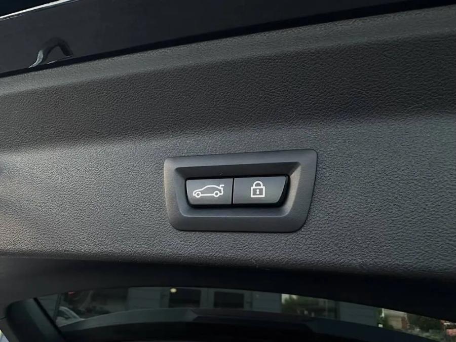 Melns BMW iX3 2023 Jelgava, ar dzinēja tilpumu 0.00 L un nobraukumu 160 tūkst. km par 32500 €, foto 15 vietnē AUTOMOTO.COM.LV