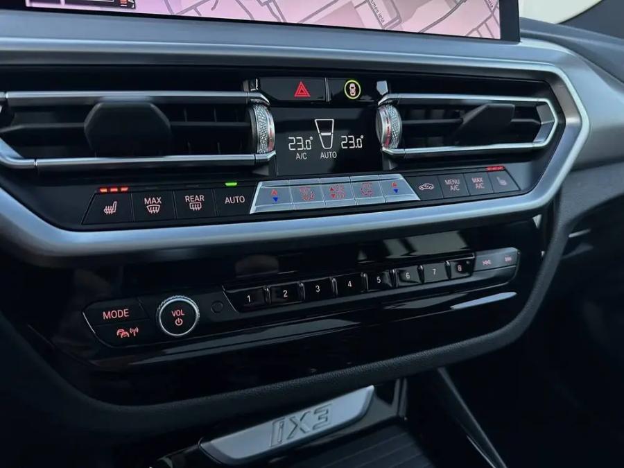 Melns BMW iX3 2023 Jelgava, ar dzinēja tilpumu 0.00 L un nobraukumu 160 tūkst. km par 32500 €, foto 22 vietnē AUTOMOTO.COM.LV