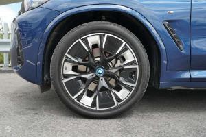 Zils BMW iX3 2022 Viļņa, ar dzinēja tilpumu 0.00 L un nobraukumu 102 tūkst. km par 30650 €, foto 12 vietnē AUTOMOTO.COM.LV