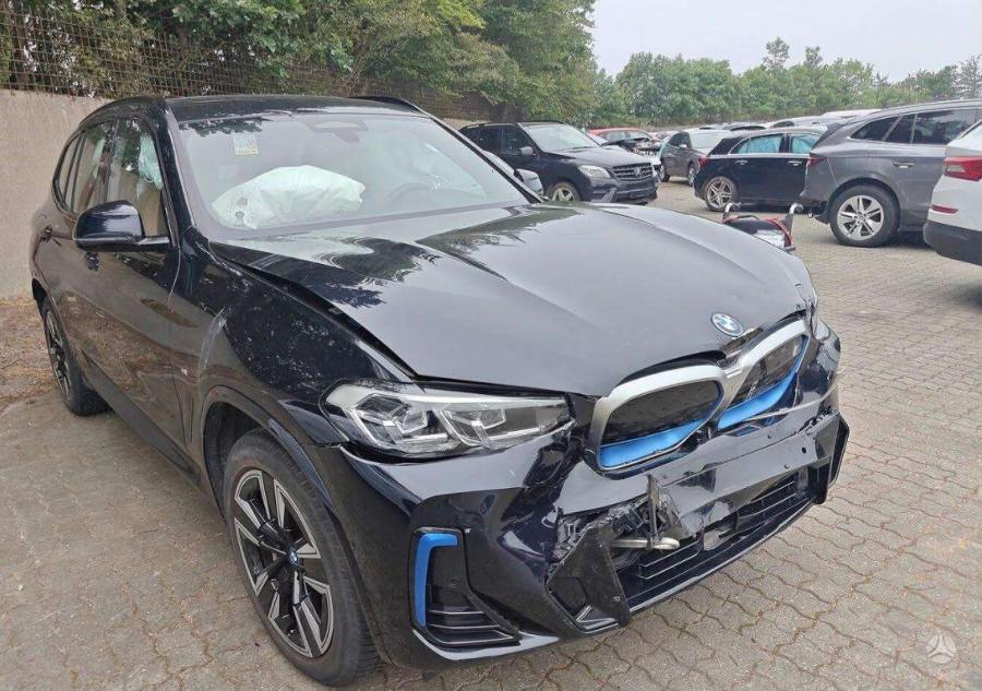Zils BMW iX3 2023 Kauņa, ar dzinēja tilpumu 0.00 L un nobraukumu 55 tūkst. km par 21990 €, foto 4 vietnē AUTOMOTO.COM.LV