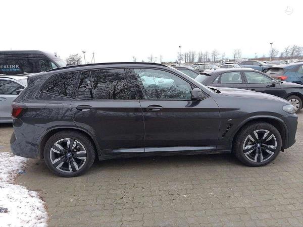 Pelēks BMW iX3 2022 Šauļi, ar dzinēja tilpumu 0.00 L un nobraukumu 42 tūkst. km par 24650 €, foto 3 vietnē AUTOMOTO.COM.LV