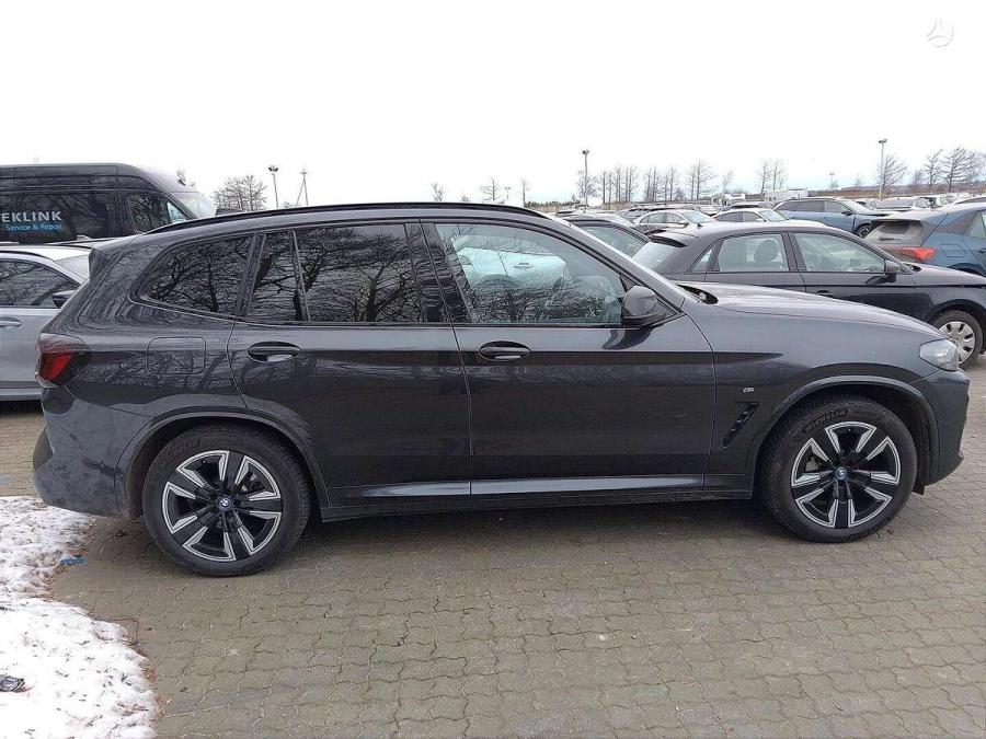 Grey BMW iX3 2022 in Siauliai, with an engine capacity of 0.00 L and mileage of 42 thousand km for 24650 €, photo 3 on AUTOMOTO.COM.LV