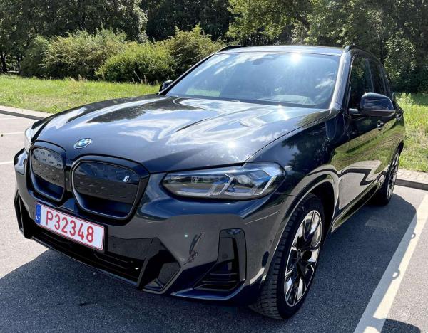 Pelēks BMW iX3 2022 Kauņa, ar dzinēja tilpumu 0.00 L un nobraukumu 141 tūkst. km par 34499 €, foto 1 vietnē AUTOMOTO.COM.LV