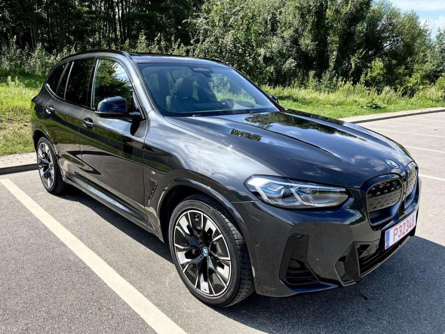 Pelēks BMW iX3 2022 Kauņa, ar dzinēja tilpumu 0.00 L un nobraukumu 141 tūkst. km par 34499 €, foto 3 vietnē AUTOMOTO.COM.LV