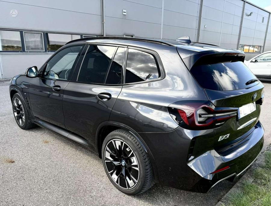 Grey BMW iX3 2022 in Kaunas, with an engine capacity of 0.00 L and mileage of 142 thousand km for 31999 €, photo 7 on AUTOMOTO.COM.LV