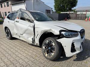 Balts BMW iX3 2022 Kauņa, ar dzinēja tilpumu 0.00 L un nobraukumu 40 tūkst. km par 18900 €, foto 6 vietnē AUTOMOTO.COM.LV