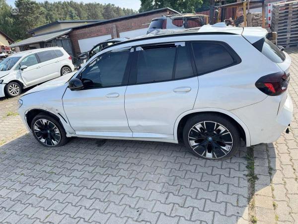 Balts BMW iX3 2022 Kauņa, ar dzinēja tilpumu 0.00 L un nobraukumu 40 tūkst. km par 18900 €, foto 6 vietnē AUTOMOTO.COM.LV