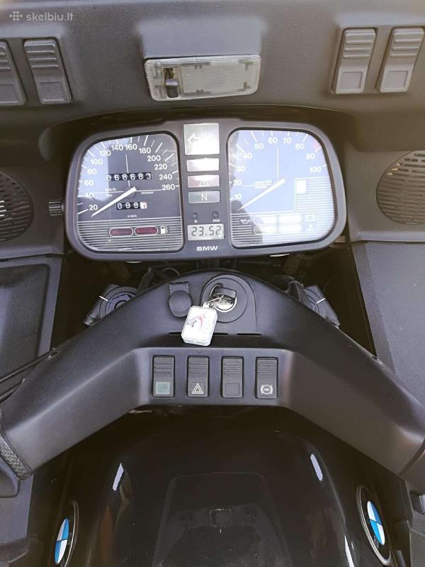 Melns BMW K 1100 1993 Šakiai, ar dzinēja tilpumu 1.10 L un nobraukumu 70 tūkst. km par 1500 €, foto 4 vietnē AUTOMOTO.COM.LV