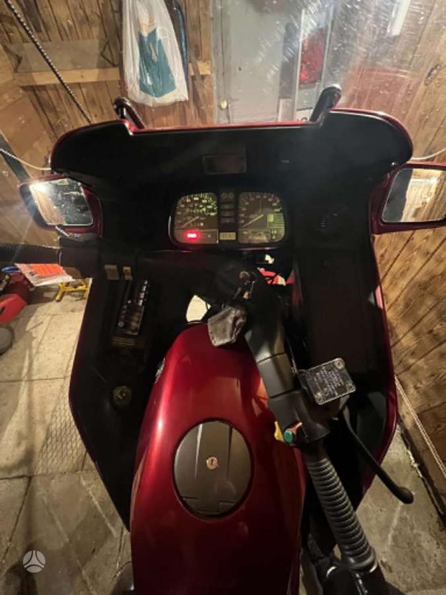 Red BMW K 1100 1993 in Siauliai, with an engine capacity of 1.09 L and mileage of 80 thousand km for 2200 €, photo 4 on AUTOMOTO.COM.LV