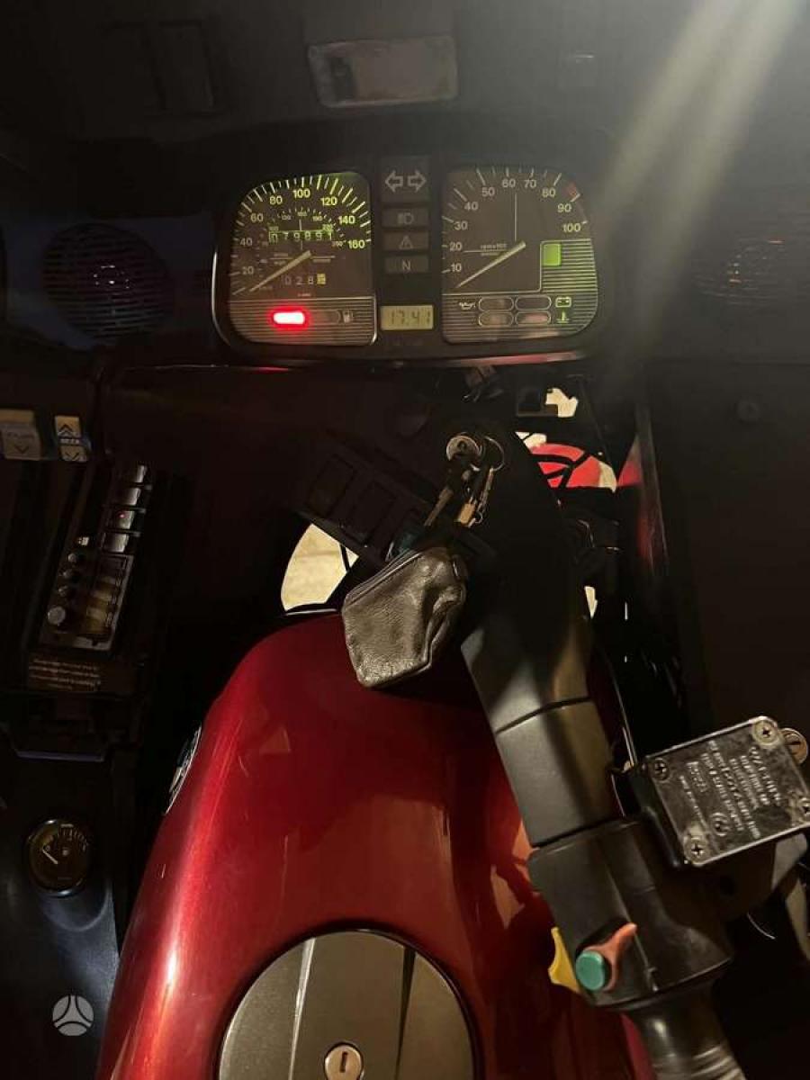 Red BMW K 1100 1993 in Siauliai, with an engine capacity of 1.09 L and mileage of 80 thousand km for 2200 €, photo 5 on AUTOMOTO.COM.LV
