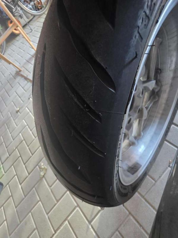 Pelēks BMW K 1200GT 2008 Panevēža, ar dzinēja tilpumu 1.20 L un nobraukumu 55 tūkst. km par 3649 €, foto 1 vietnē AUTOMOTO.COM.LV