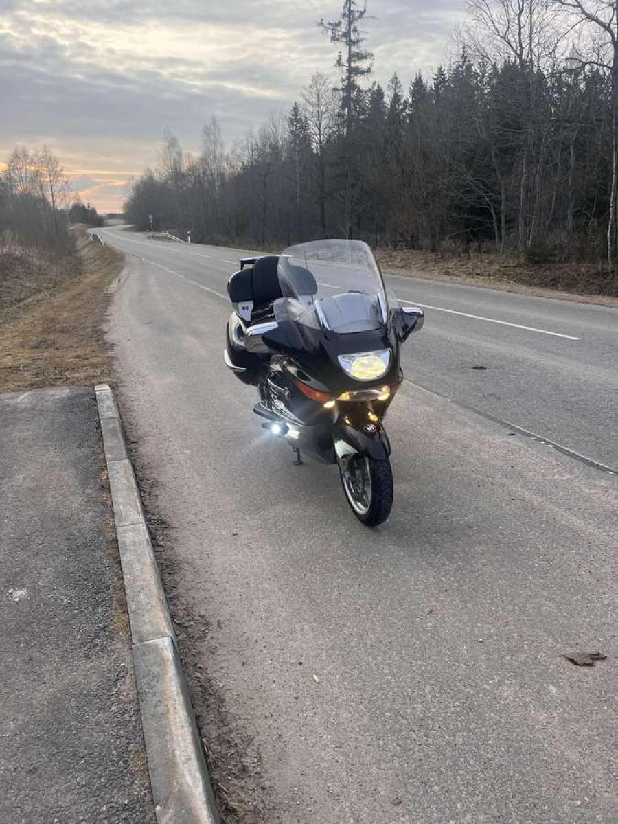 Black BMW K 1200LT 2007 in Vilnius, with an engine capacity of 1.20 L and mileage of 72 thousand km for 3950 €, photo 5 on AUTOMOTO.COM.LV