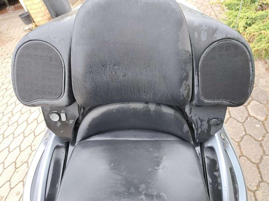 BMW K 1200LT 2004 Pasvalys, ar dzinēja tilpumu 1.20 L un nobraukumu 30 tūkst. km par 3350 €, foto 18 vietnē AUTOMOTO.COM.LV
