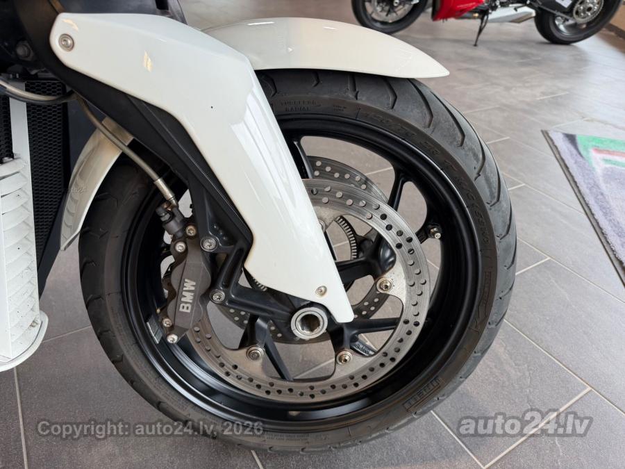 Белый БМВ K 1200R 2005 в Таллин, объемом двигателя 1.16 л и пробегом 47 тыс. км за 2990 €, фото 10 на AUTOMOTO.COM.LV