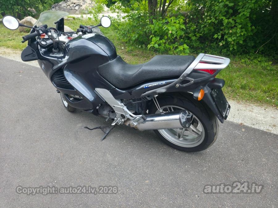 Grey BMW K 1200RS 2001 in Tallinn, with an engine capacity of 0.00 L and mileage of 111 thousand km for 1999 €, photo 6 on AUTOMOTO.COM.LV