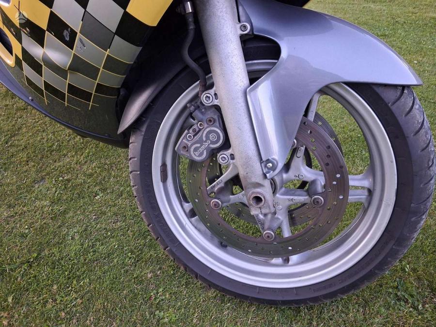 BMW K 1200RS 2000 Šauļi, ar dzinēja tilpumu 1.20 L un nobraukumu 90 tūkst. km par 1550 €, foto 13 vietnē AUTOMOTO.COM.LV
