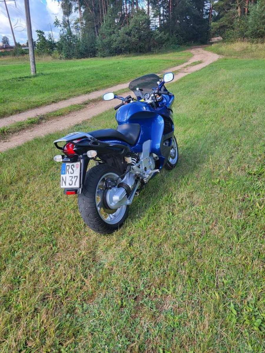 BMW K 1200RS 2002 in Utena, with an engine capacity of 1.20 L and mileage of 76 thousand km for 1900 €, photo 6 on AUTOMOTO.COM.LV