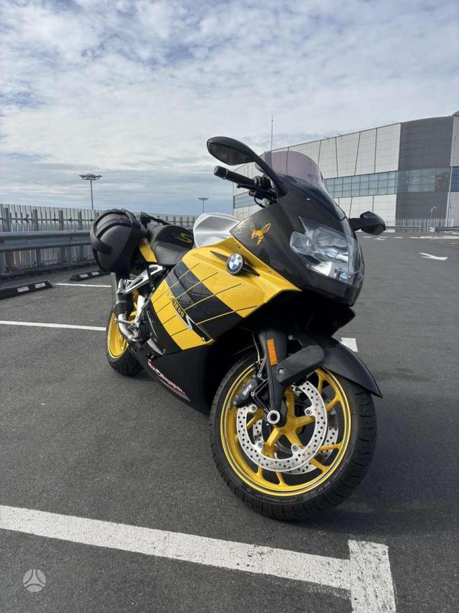 BMW K 1200S 2005 in Vilnius, with an engine capacity of 1.16 L and mileage of 43 thousand km for 3350 €, photo 1 on AUTOMOTO.COM.LV