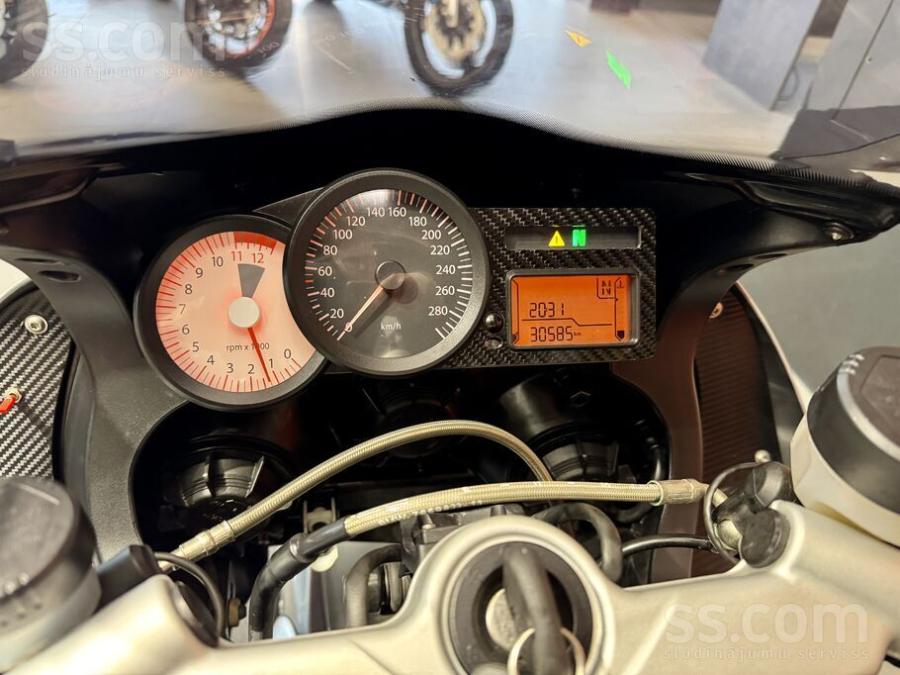 BMW K 1200S 2006 in Riga, with an engine capacity of 1.20 L and mileage of 0 thousand km for 3999 €, photo 5 on AUTOMOTO.COM.LV