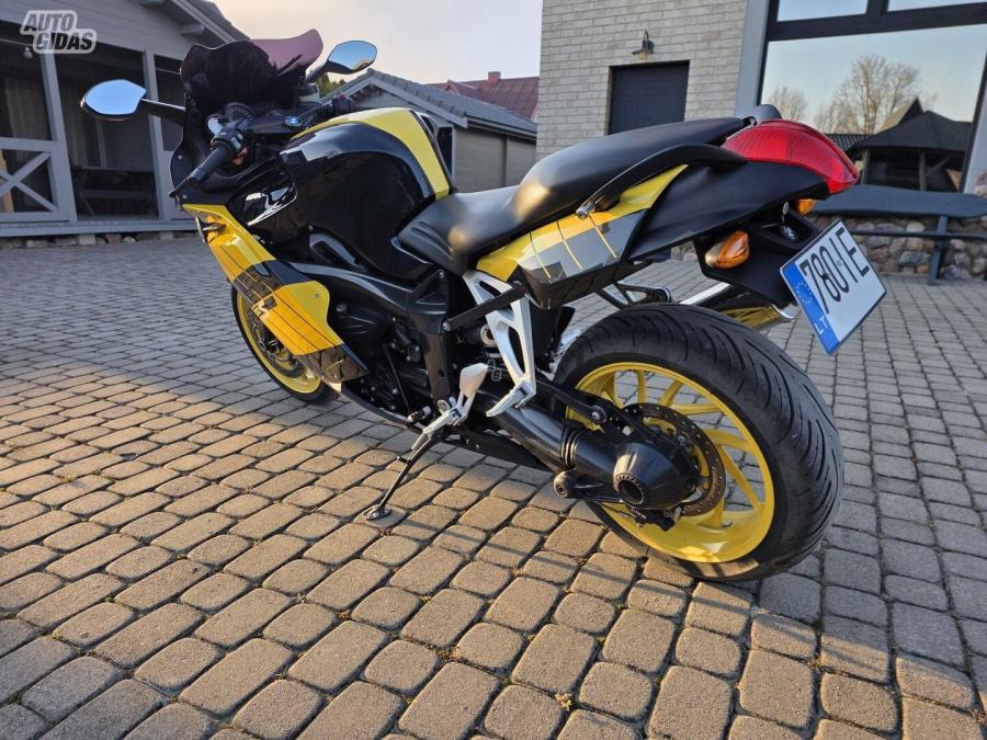 Yellow BMW K 1200S 2005 in Palanga, with an engine capacity of 1.16 L and mileage of 45 thousand km for 3950 €, photo 5 on AUTOMOTO.COM.LV