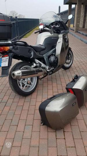 Коричневый БМВ K 1300GT 2009 в Шяуляй, объемом двигателя 1.30 л и пробегом 84 тыс. км за 5300 €, фото 6 на AUTOMOTO.COM.LV