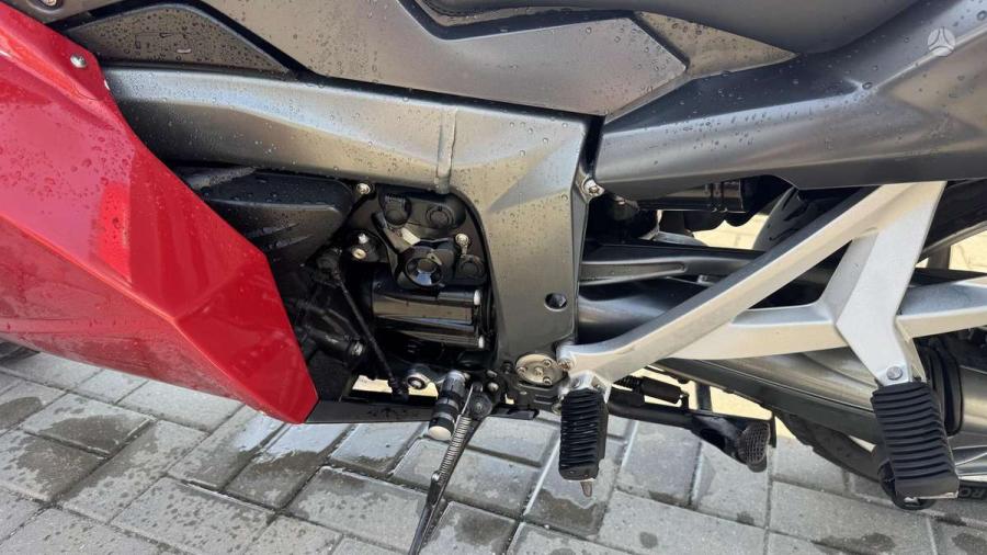 Red BMW K 1300GT 2010 in Kaunas, with an engine capacity of 1.30 L and mileage of 104 thousand km for 7000 €, photo 15 on AUTOMOTO.COM.LV