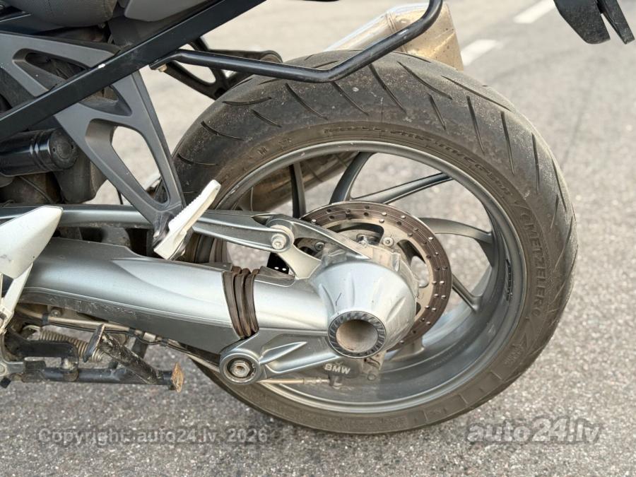 Grey BMW K 1300R 2011 in Viljandi, with an engine capacity of 1.30 L and mileage of 102 thousand km for 7300 €, photo 4 on AUTOMOTO.COM.LV