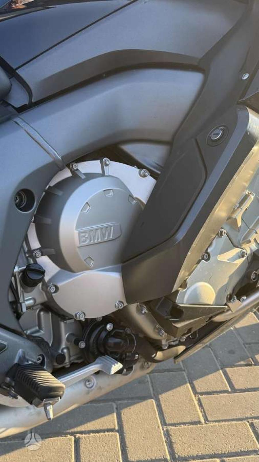Черный БМВ K 1600GT 2017 в Вильнюс, объемом двигателя 1.60 л и пробегом 40 тыс. км за 14200 €, фото 6 на AUTOMOTO.COM.LV
