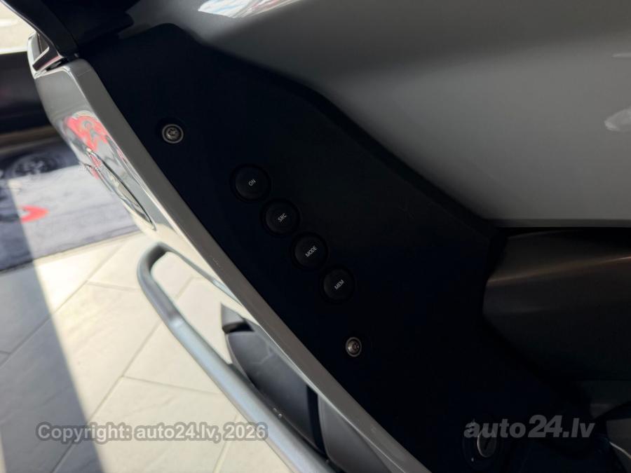 White BMW K 1600GTL 2013 in Tallinn, with an engine capacity of 1.65 L and mileage of 97 thousand km for 5990 €, photo 16 on AUTOMOTO.COM.LV